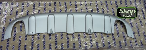 30764994 Накладка заднего бампера пластик Вольво XC60 \\ VOLVO \\ SWParts