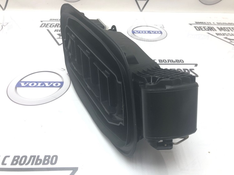 32296804 Кронштейн лючка бензобака Volvo XC40 \\ VOLVO Original 32296804