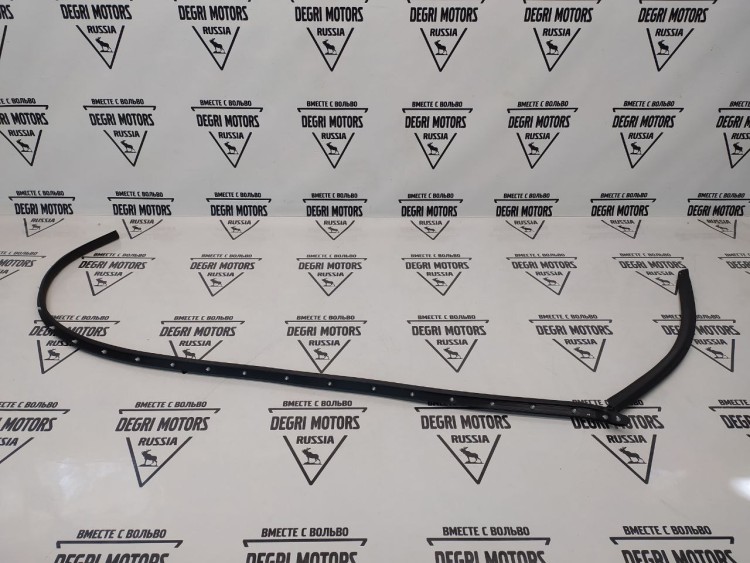 31424690 Уплотнение правой накладки порога Volvo XC60 II \\ VOLVO ...