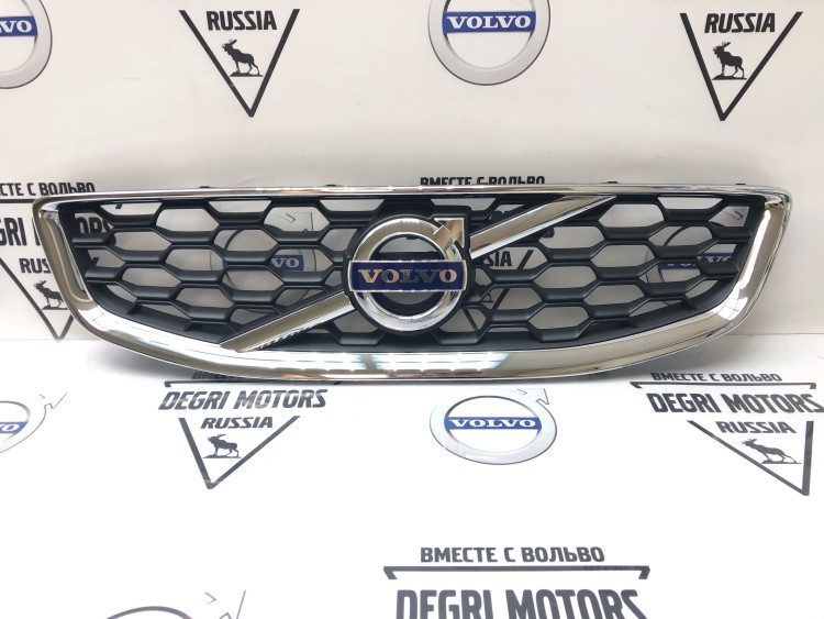 31290845 Решётка радиатора декоративная Вольво C30 (2010-2013) \\ VOLVO ...